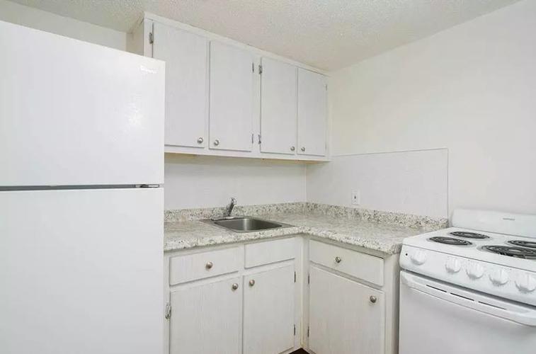 Bay Pointe Tower – South Pasadena, FL – SeniorHousingNet.com